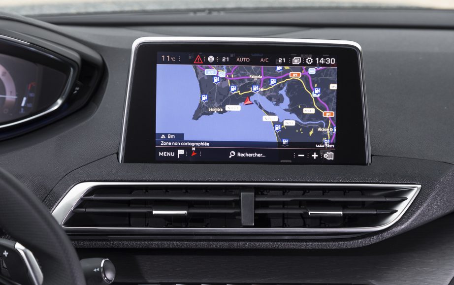 TomTom NavKit im i-Cockpit des neuen Peugeot 5008 › pocketnavigation.de ...