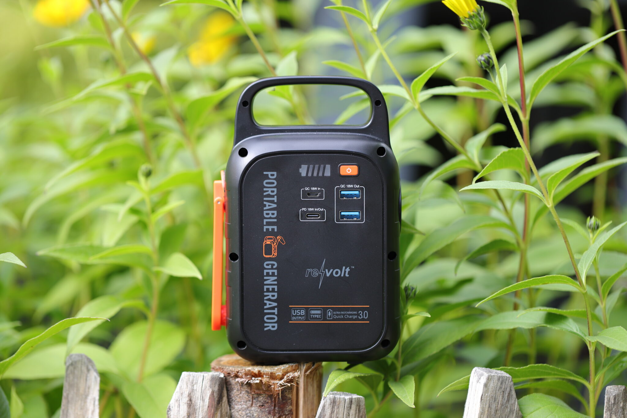 Test Revolt Kurbel-Dynamo-Powerbank PB-100.k › pocketnavigation.de ...